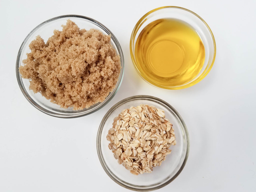 Oatmeal and Brown Sugar Scrub DIY